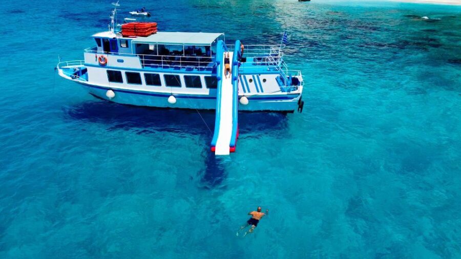 Argostoli: Full-Day Boat Cruise with Lunch - First Stop: White Rocks and Hidden Bays