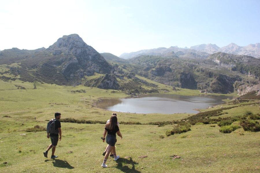 Arriondas: Covadonga Lakes Guided Tour - An Introduction to the Covadonga Experience