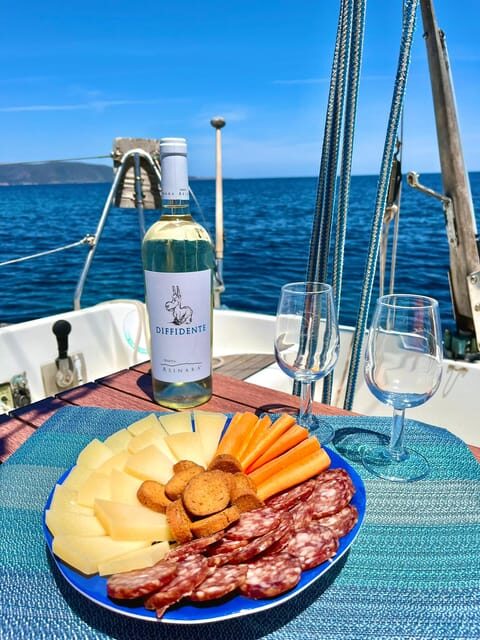 Asinara: sailing experience among the coves of the island - An Authentic Sailing Day in Asinara