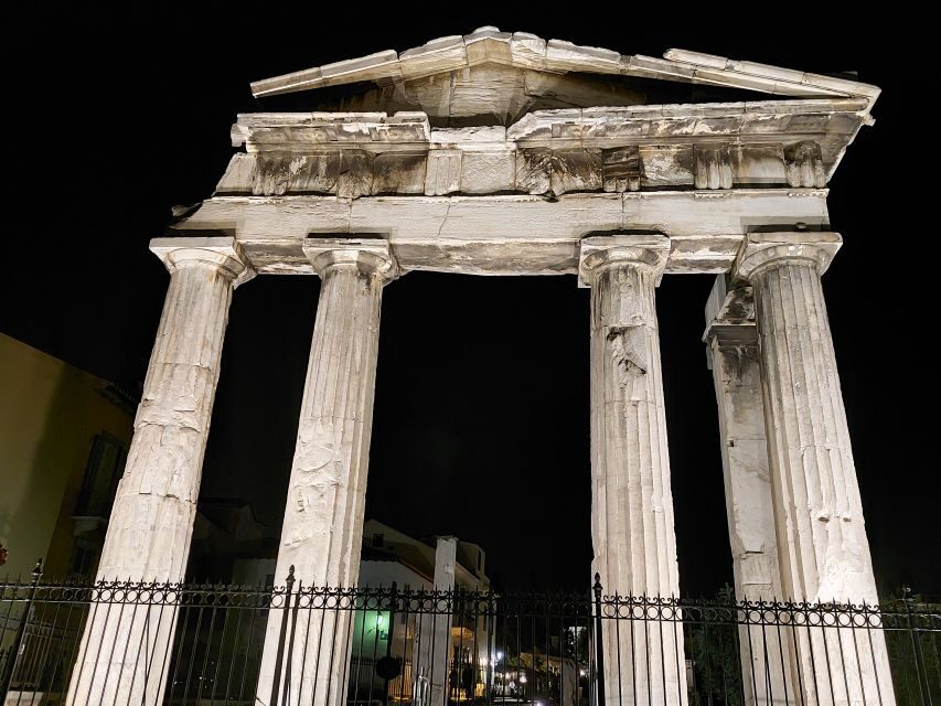 Athens: City Highlights Nighttime Walking Tour in Spanish - Who Should Consider This Tour?