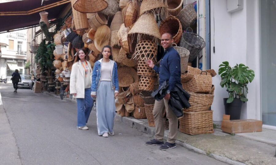 Athens: Food Tasting Tour in Plaka with Central Market Visit - Who Should Consider This Tour?