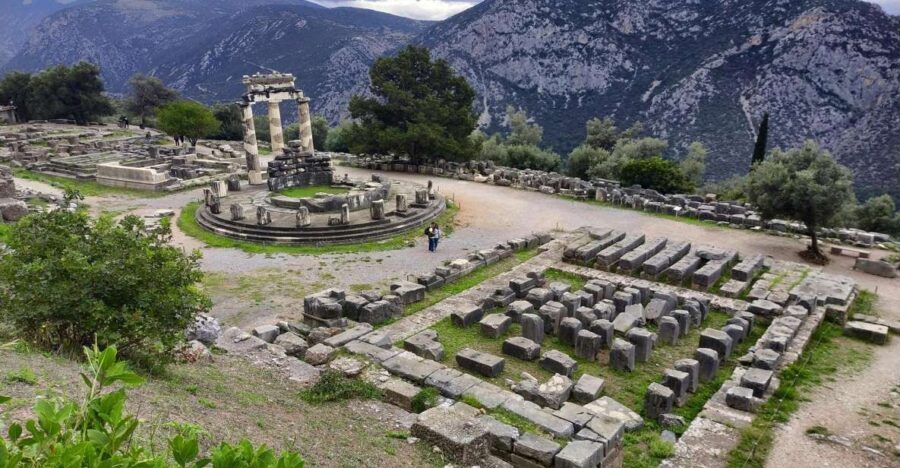 Athens to Delphi & Arachova Private Guided Tour with Lunch - Analyzing the Price and Value
