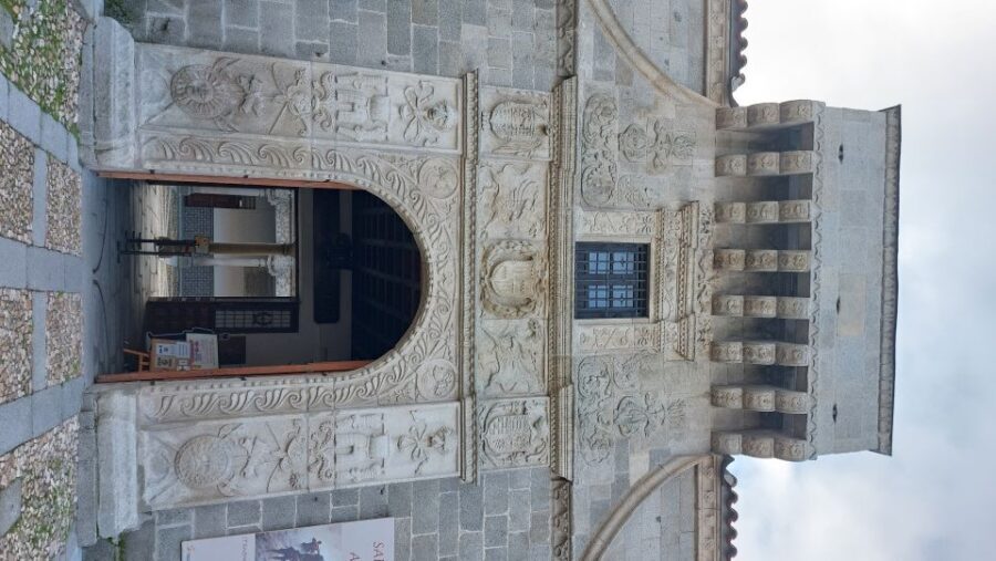 Ávila: Tour privado por Murallas y Casco Histórico - Exploring Ávila’s Walls and Historic Center