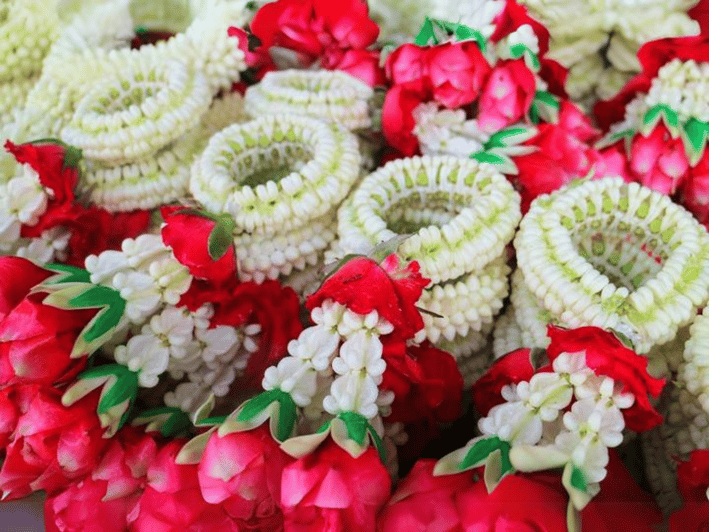 Bangkok Flower Market & Thai Floral Art - Analyzing the Value