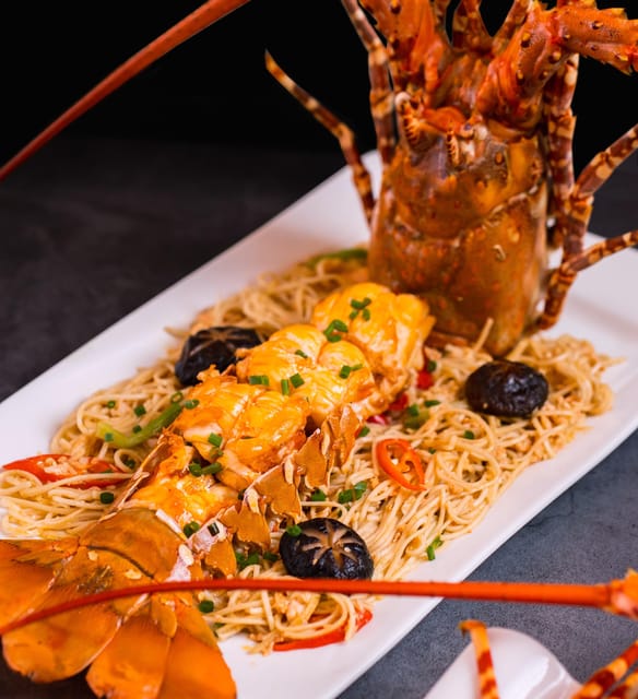 Bangkok: Jumbo Lobster Riverside Set Packages - Key Points