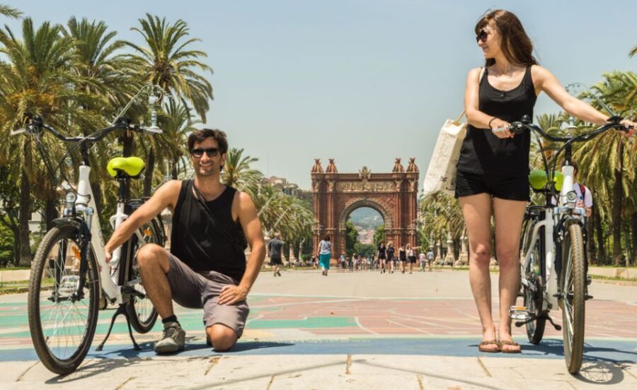 Barcelona: 4-Hour E-Bike Photography Tour - Guides and Their Impact