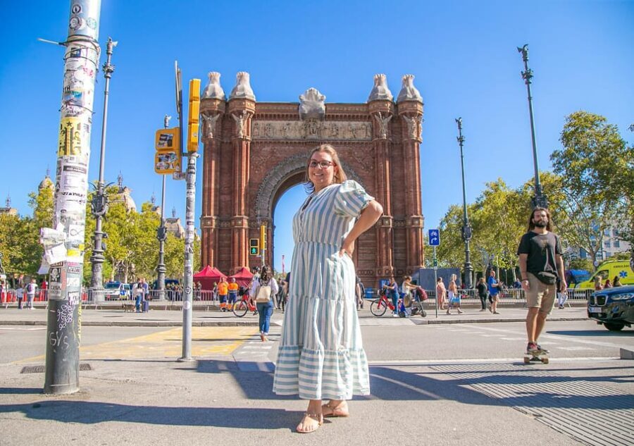 Barcelona: Arc de triomf Experiencia Fotográfica Privada - Practical Tips for Booking and Making the Most of It