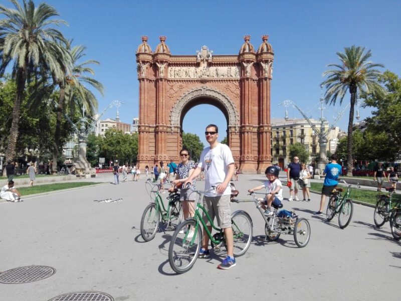 Barcelona: Bike Tour for Families - Key Points