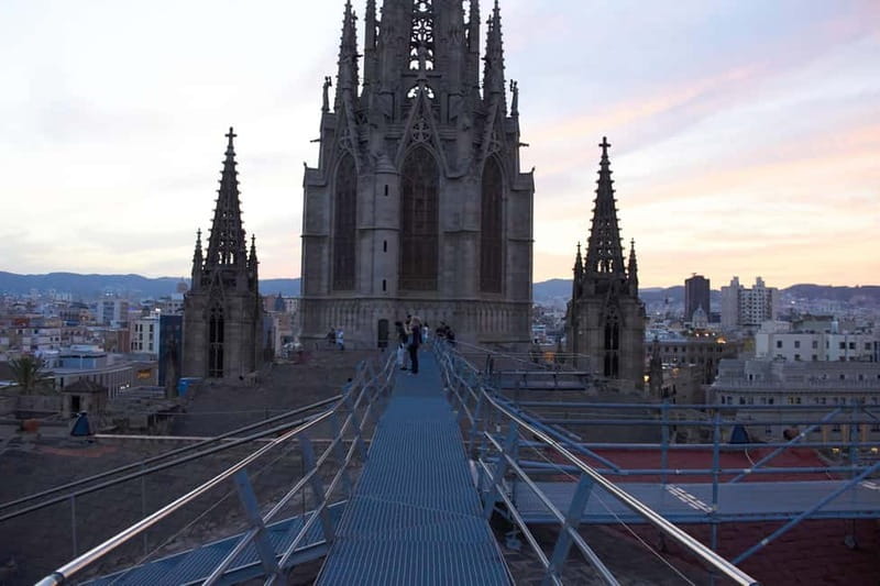 Barcelona Cathedral: Sunrise Tour & Breakfast - Introduction