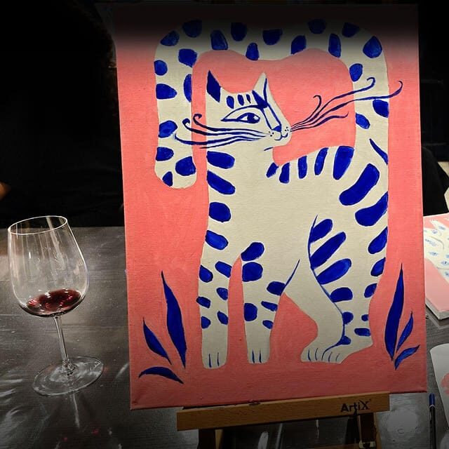 Barcelona: Fluorescent Painting Workshop with Wine and Creativity - What You Can Expect