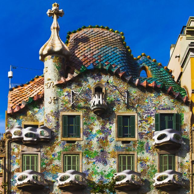 Barcelona: Gaudi Private City Tour with Sagrada Familia - Transportation and Logistics