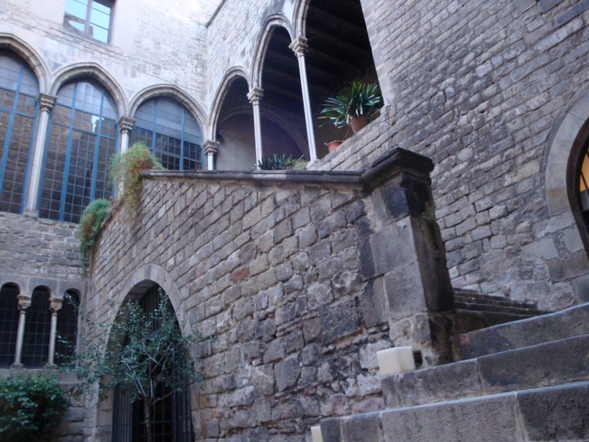 Barcelona: Gothic Quarter Walking Tour - Who Should Consider This Tour?