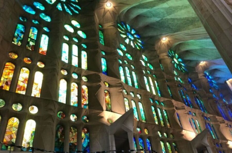 Barcelona: Guided Sagrada Familia Tour & Skip-The-Line Entry - Why This Tour Offers Real Value
