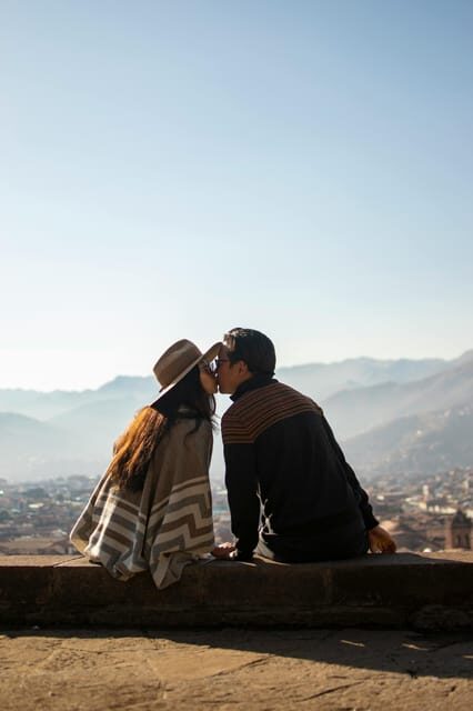 Barcelona Mini Shooting Couple - The Itinerary: A Walk Through Barcelonas Charm