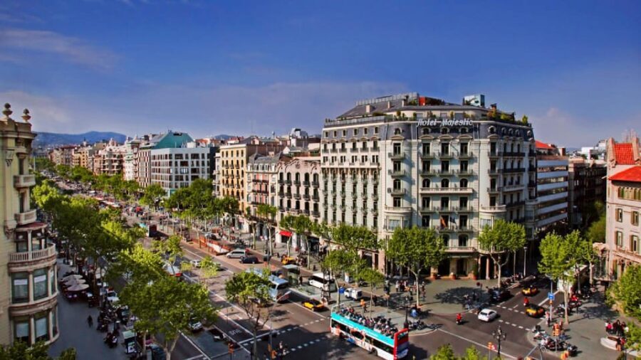 Barcelona: Modernism Gaudi Architectural Walking Tour - What the Tour Feels Like