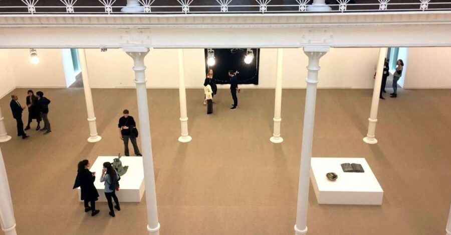 Barcelona: Museu Tàpies Entrance and Exhibitions - An Inside Look at the Museu Tàpies
