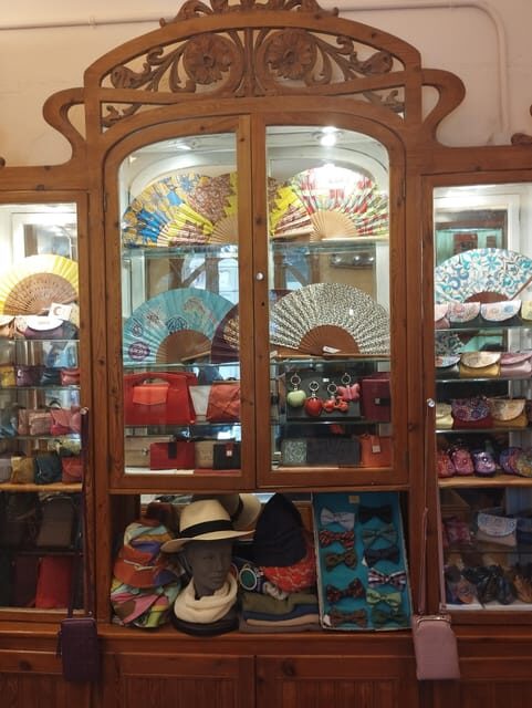 Barcelona: Old Town Historic Shops Guided Tour - Who Should Consider This Tour?