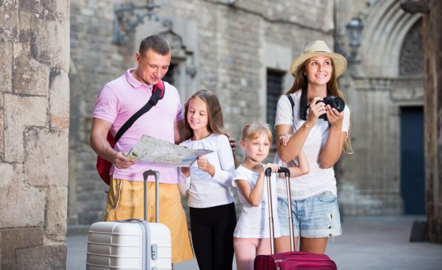 Barcelona Old Town Tour with Family-friendly Attractions - Detailed Breakdown of the Itinerary