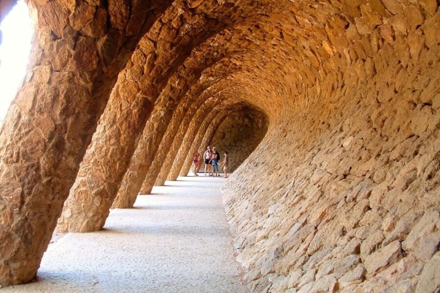 Barcelona & Park Güell: Private Half-Day Tour with Pickup - What’s Included & What’s Not
