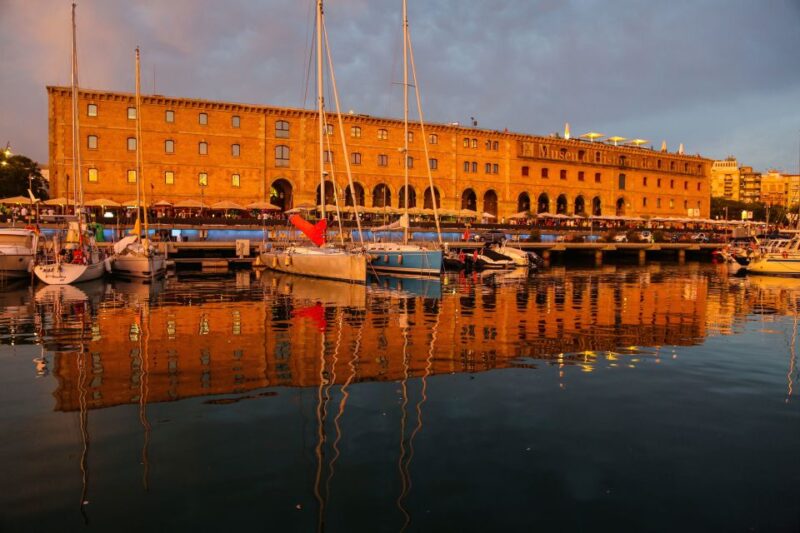Barcelona: Private 4-Hour Sunset Sailing Experience - Key Points