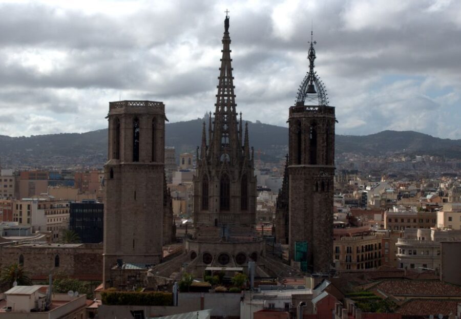 Barcelona: Private Gothic Quarter & Eixample Highlights Tour - Architectural Highlights and Their Significance