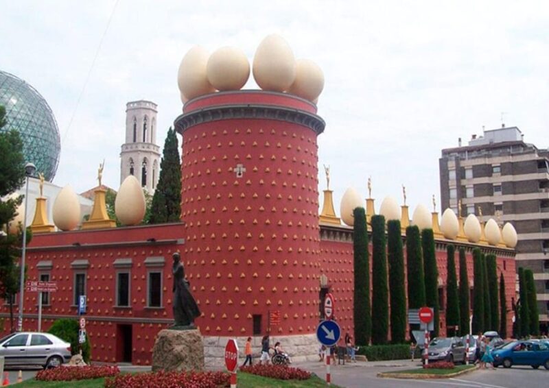 Barcelona: Private Tour Dalí, Cadaqués & Wines - Key Points