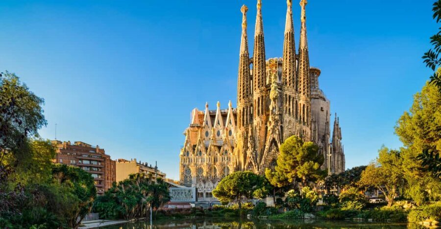 Barcelona Private Tour: Sagrada Familia,Park Güell & Pedrera - Overall Value and Travel Tips