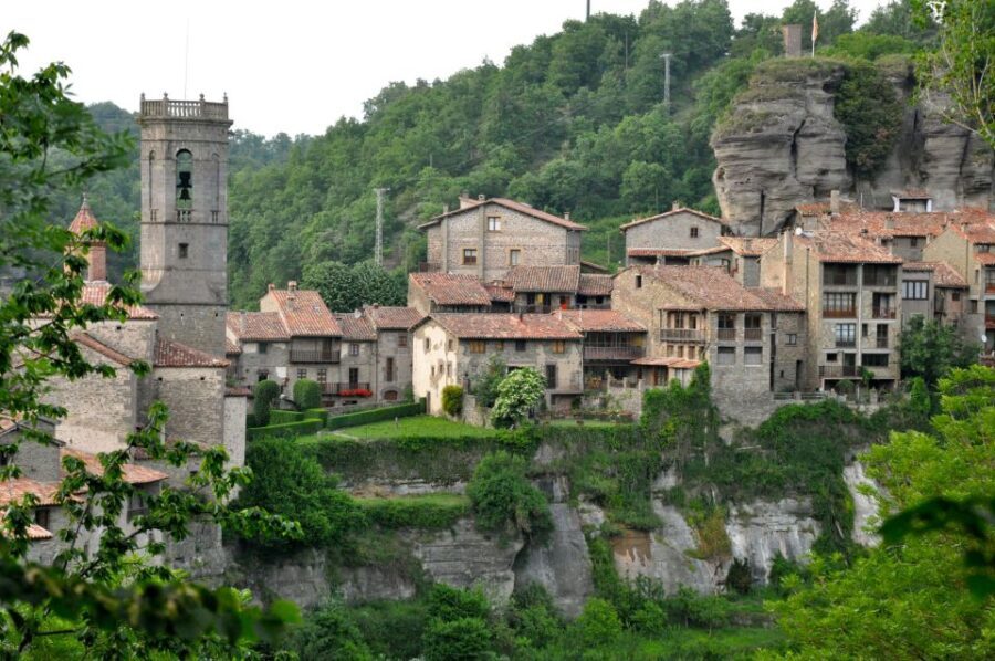 Barcelona: Pyrenees Villages and Trails Full-Day Tour - An In-Depth Look at the Experience