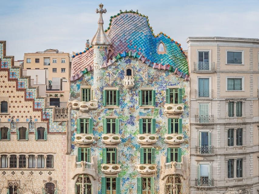 Barcelona: Sagrada Familia & Casa Batlló Guided Tour - The Sagrada Familia: A Spiritual and Architectural Marvel