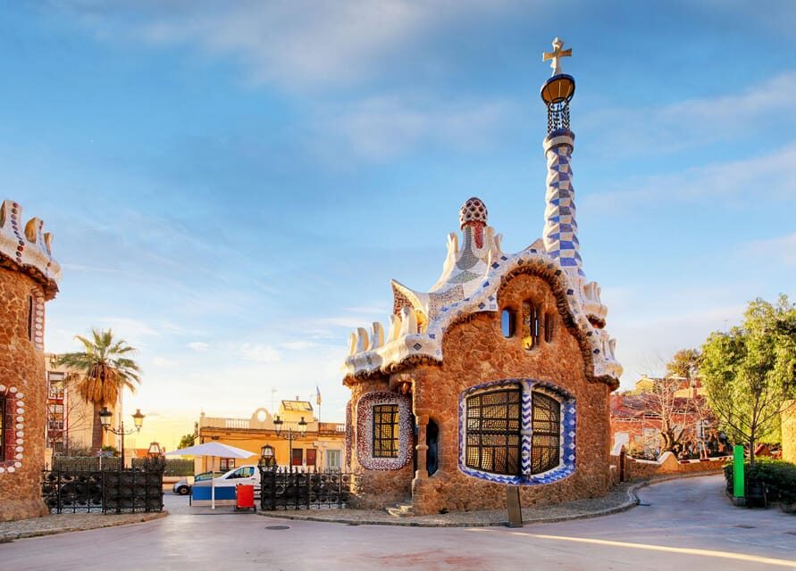 Barcelona: Sagrada Familia & Park Güell Guided Tour & Ticket - Park Güell Adventure