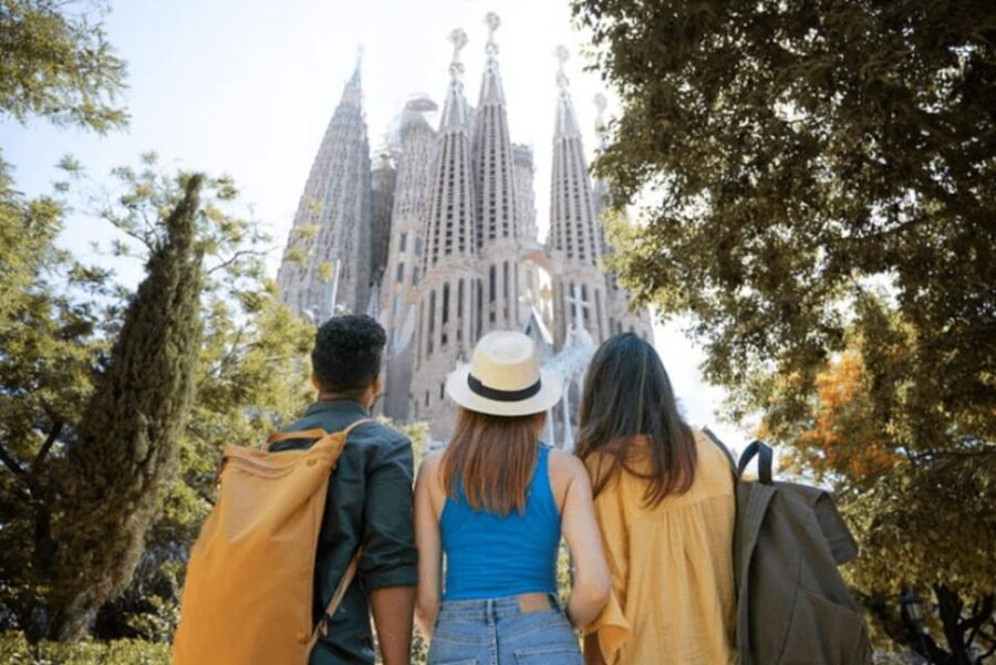 Barcelona: Sagrada Familia Private Guided Tour - A Closer Look at the Tour Itinerary