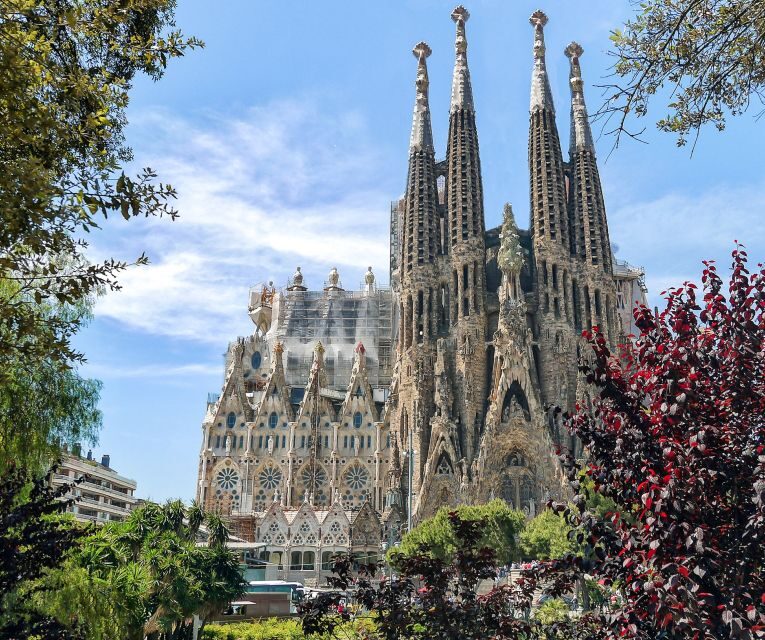 Barcelona: Sagrada Família Skip the Line Tour & Entry Ticket - The Itinerary Breakdown