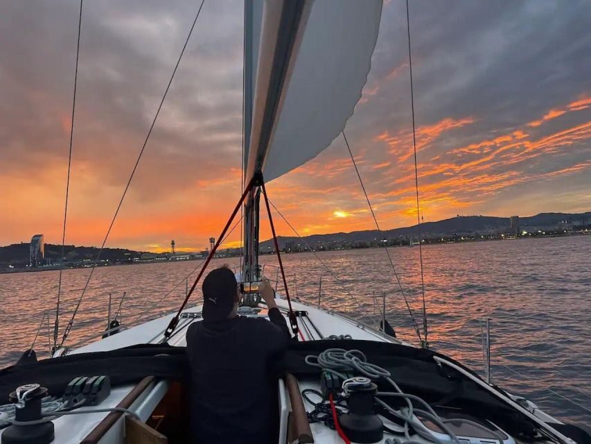 Barcelona: Sailing Tour with a Glass of Cava - Detailed Breakdown of the Itinerary