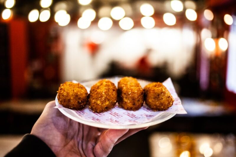 Barcelona: Tapas Food and Wine Tour in La Barceloneta - Key Points
