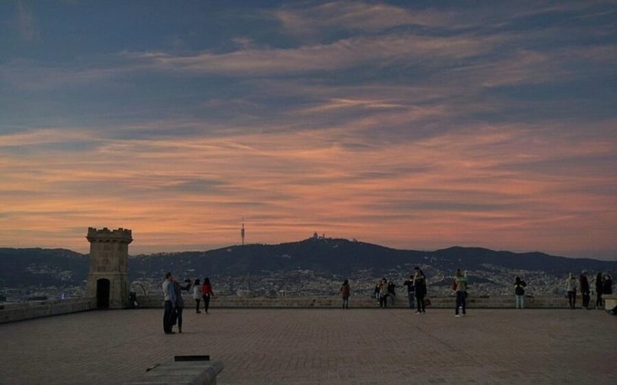 Barcelona:Private 2-Hour Best of Barcelona Tour with a Local - The Itinerary: What You Will See
