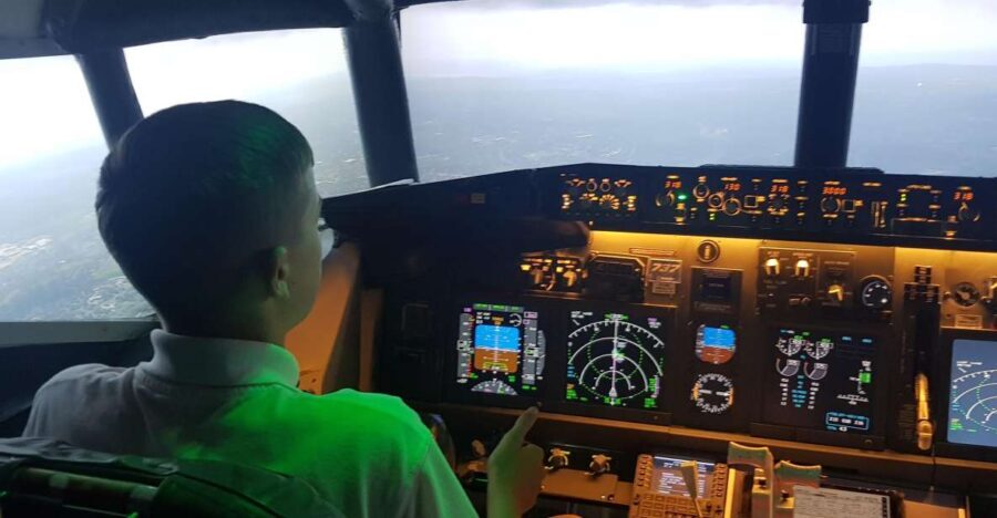 BARNSLEY(60 MINS BOEING 737 FLIGHT SIMULATOR EXPERIENCE) - The Authentic Feel and Practical Details