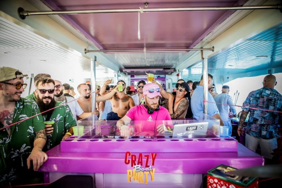 Benalmadena: Boat Party with a Drink - The Experience in Detail