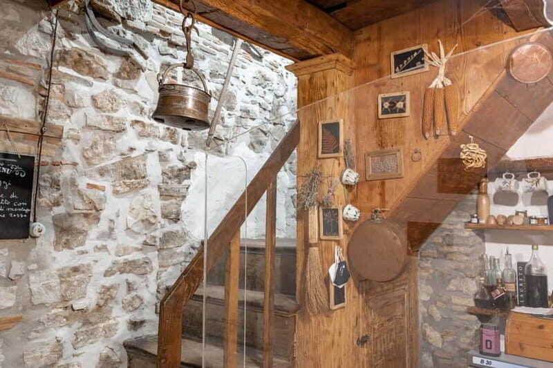 Benevento: visit and lunch at a ham workshop in Pietraroja - The Guided Tour of the Ham Workshop