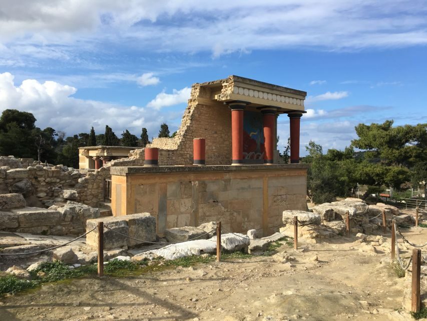 Best of Heraklion : Knossos - Arch.Museum - City tour - Exploring Knossos Palace