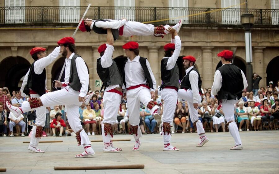 Bilbao old town walking tour - The Itinerary: What to Expect
