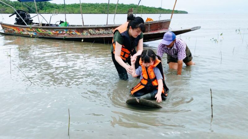 BKK :Meet monkey, mangrove forest, seafood& market -private - Key Points