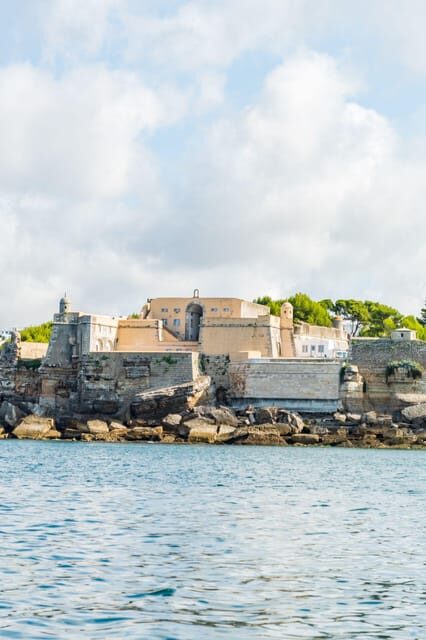 Boat tour: charming Cascais Coast to Lisbon lighthouse - Exploring Lisbon’s Coastal Defenses