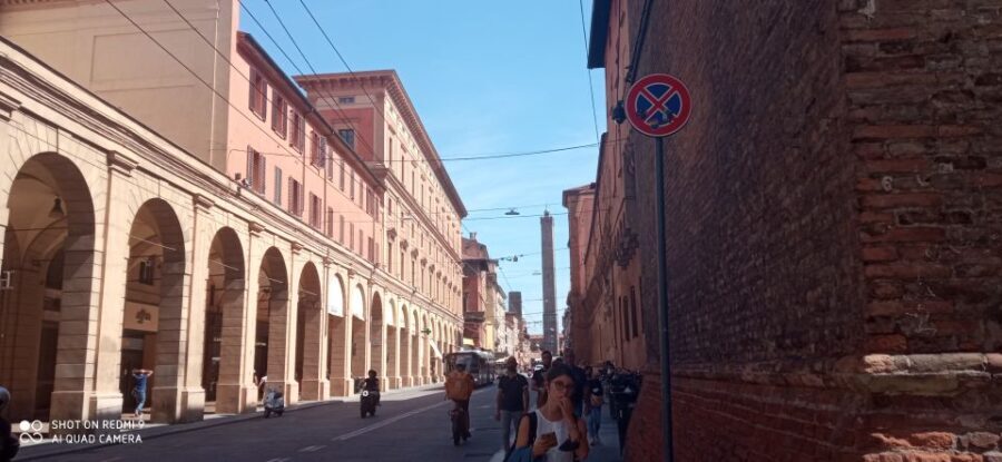Bologna: Private Guided Walking Tour - The Legend of Bologna’s Two Leaning Towers