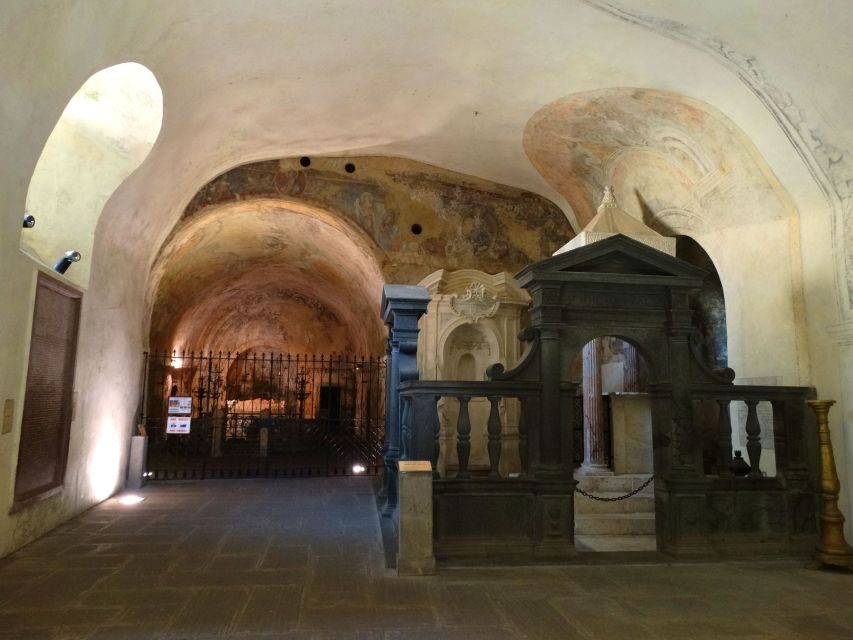 Bolsena private tour: breathtaking lake views - Discovering the Legends and Holy Sites