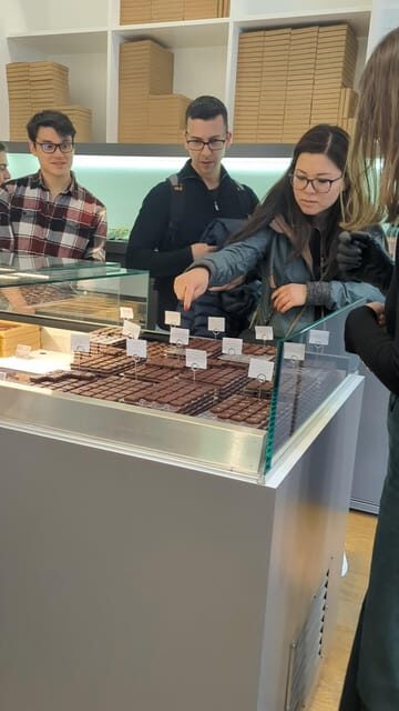 Bordeaux : Afternoon Food Tour with local delicacies - Coffee and Pastry Highlights