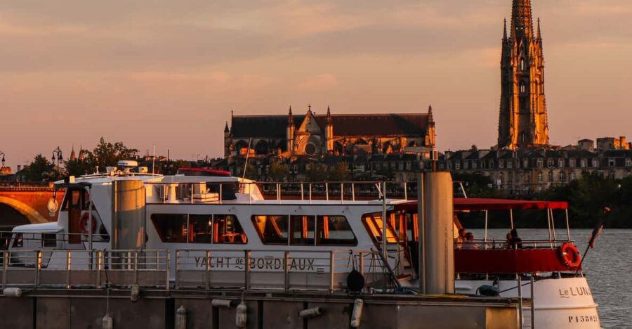 Bordeaux: Garonne River Yacht Cruise with Brunch - The Itinerary: A Closer Look