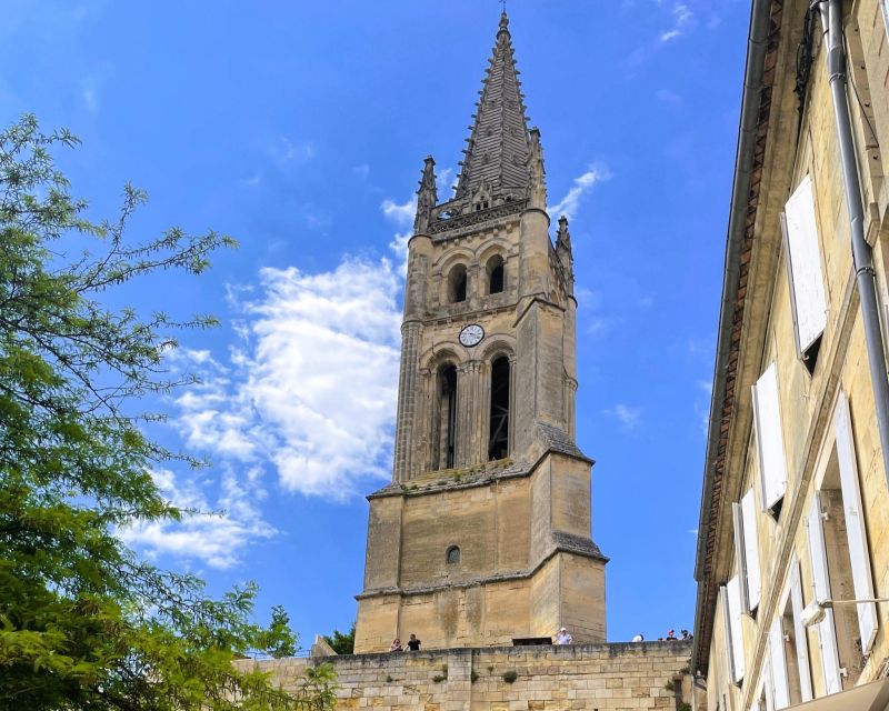 Bordeaux: Médoc & St-Emilion Wine Regions Tour with Tastings - Exploring Bordeaux’s White-Gloved Wine Regions: Médoc & St-Emilion Tour Review