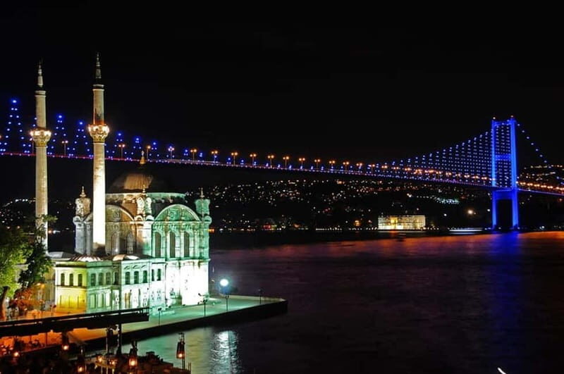 Bosphorus Dinner Cruise & Shows - Dining Experience
