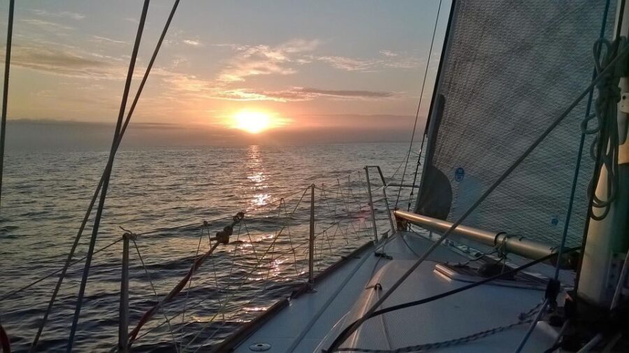 Brighton: Sunset Sailing Cruise with a Glass of Wine - FAQs