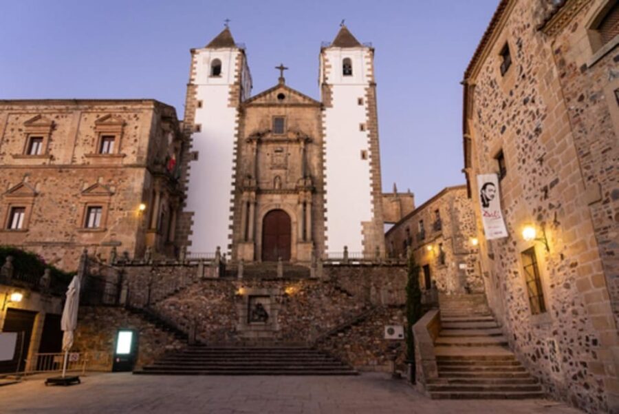 Cáceres: Guided Tour + Entrance to Monuments + Tasting - A Deep Dive into the Cáceres Guided Tour
